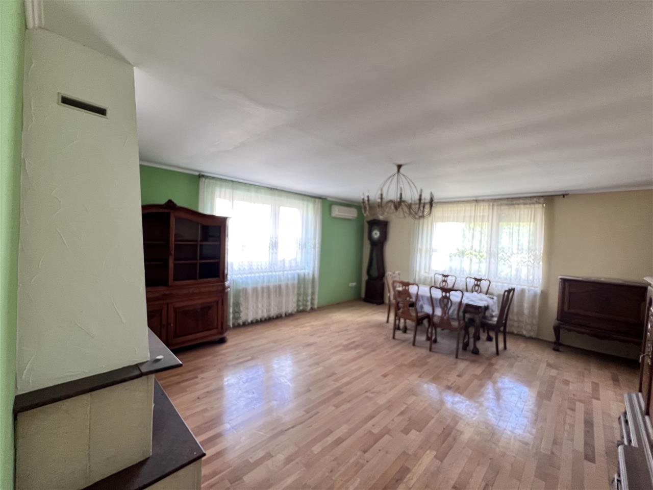De vanzare casa individuala cu 6 camere si teren de 715 mp situata in ...